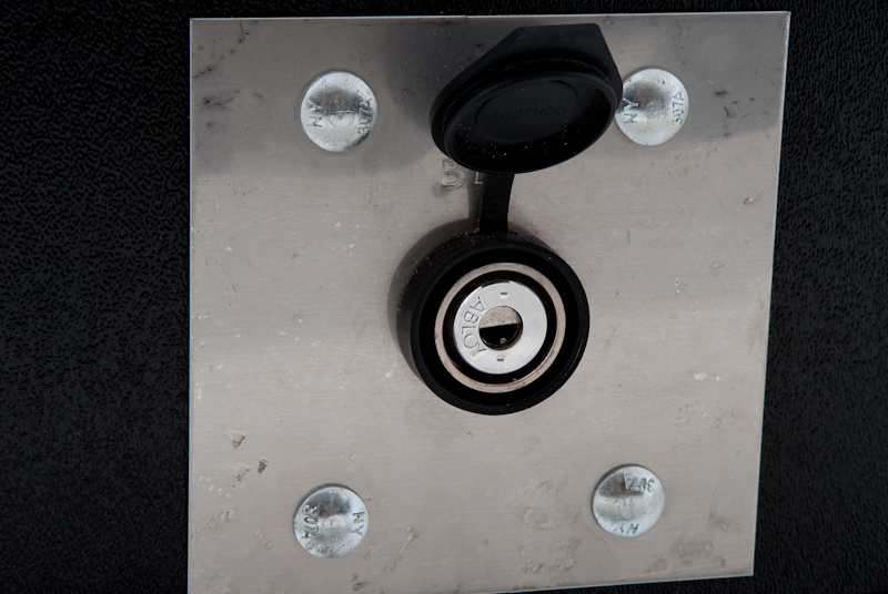 TRUK-LOK I for Roll Up and Swingout Doors (Autolocking) – Babaco Alarm ...